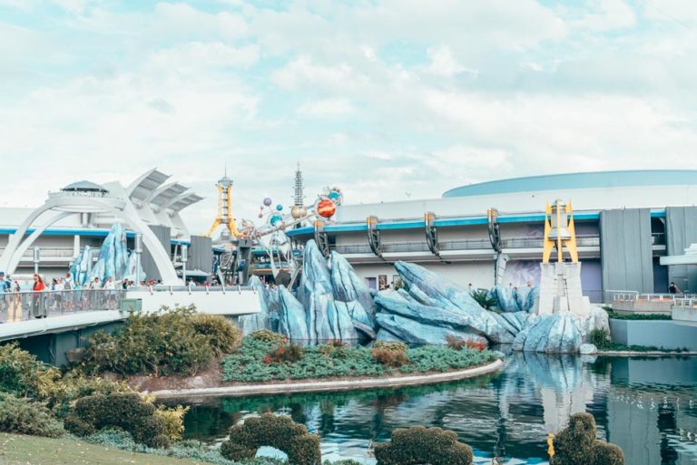 The Ultimate Virtual Disney World Tour: Virtual Vacation to the ...