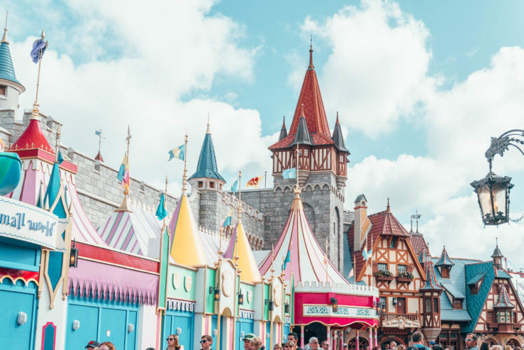 The Ultimate Virtual Disney World Tour: Virtual Vacation to the ...