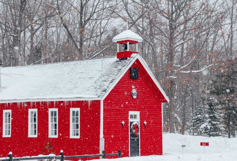 9 Magical Places to Visit in Michigan in the Winter